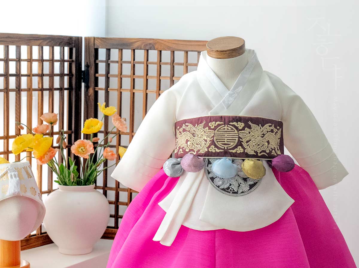 Lotus Embroidery Baby Girl Hanbok in Ivory & Hot Pink – Joteta Korean ...