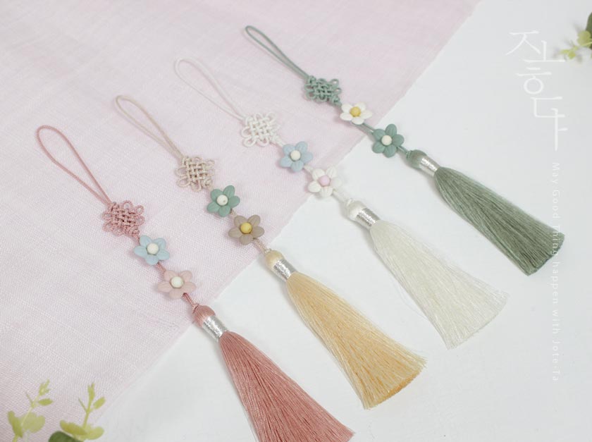 Cute Double Flower Norigae (4 Colors) – Joteta Korean Online Shop